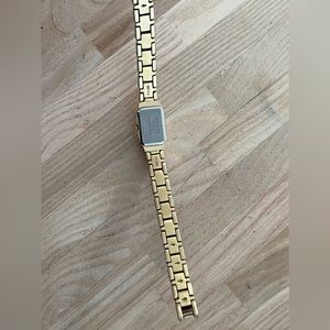 Seiko | Accessories | Seiko Ladies Watch Vintage Gold Tone Bracelet And Rounded Dial | Poshmark
